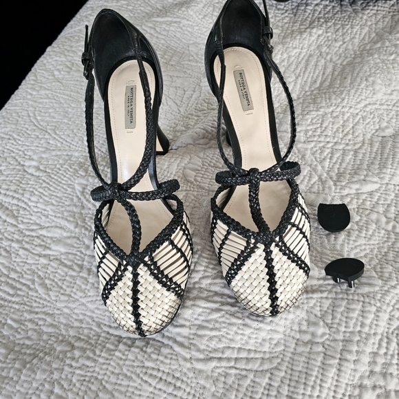 Bottega Veneta | Shoes | Bottega Venetta Elegant Black And White Weave ...